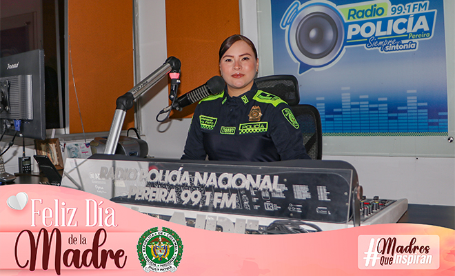 Ser mamá y a la vez policía es un reto que día a día afrontan las policías de Colombia | Policía ...